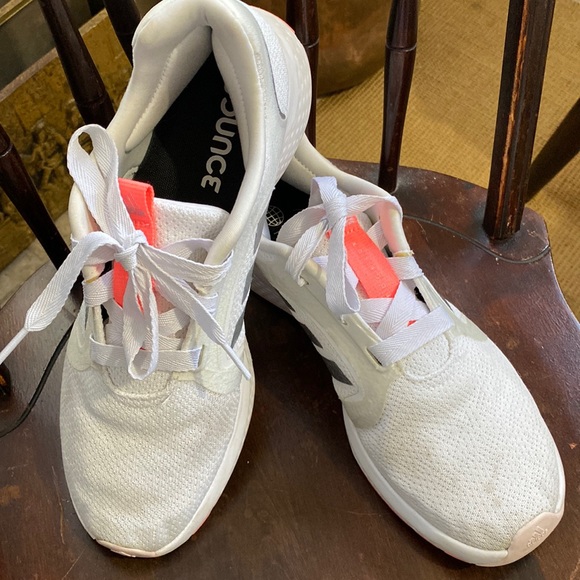 adidas | Shoes | Adidas Bounce Edge Lux Running Shoe Euc | Poshmark